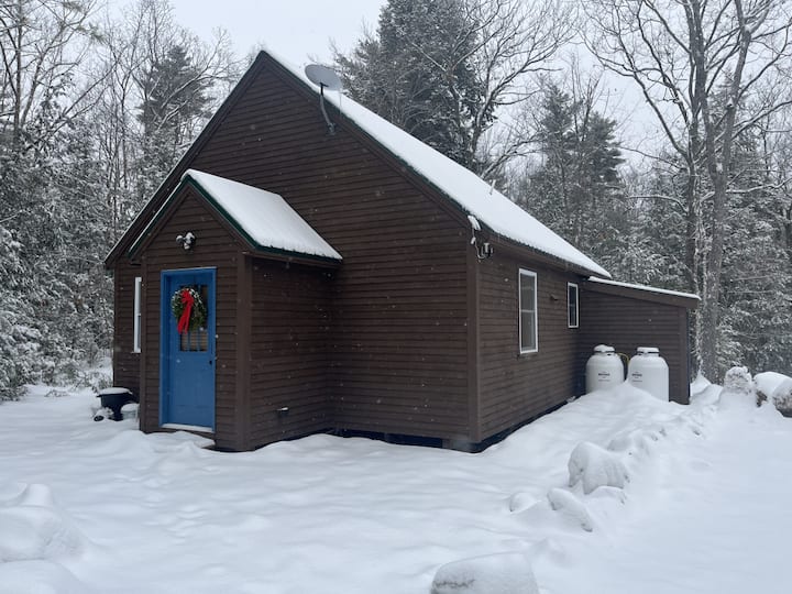 Cozy Winter Cabin • Near N. Conway & Pleasant Mt - Bridgton, ME