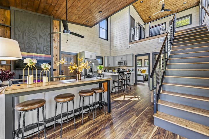 Luxe New! Cabin,theater,hot Tub,fire Pit,ez Road - Sevierville, TN