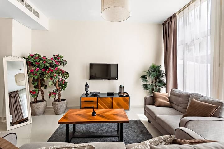 Stylish Townhouse In Pacifica With Maids Room - Dubaï