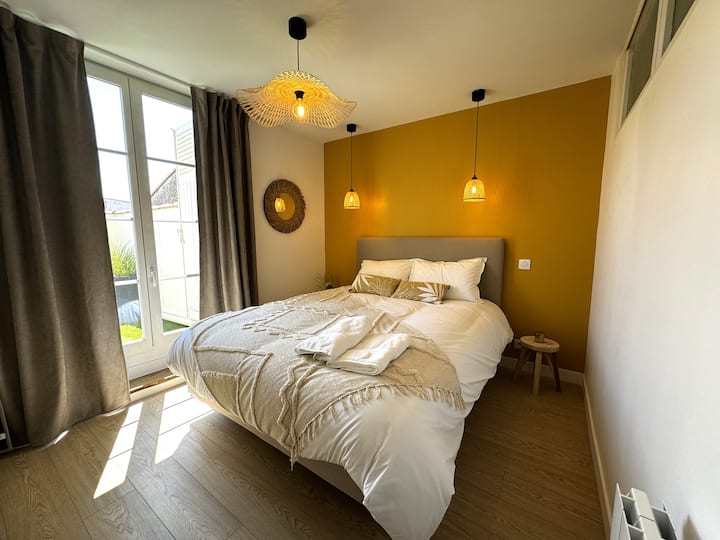 Cozy Niort Yellow Pink _ Appartement Avec Balcon - ニオール