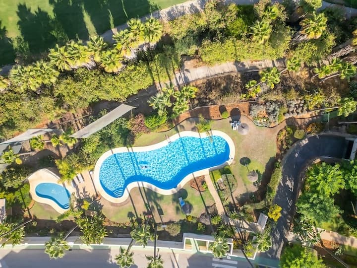 Elegant 3-bedroom Apartment In La Quinta Marbella - Benahavís