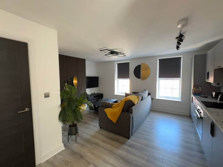 Apt 5: Modern/ Newly Renovated Free Parking - Liverpool