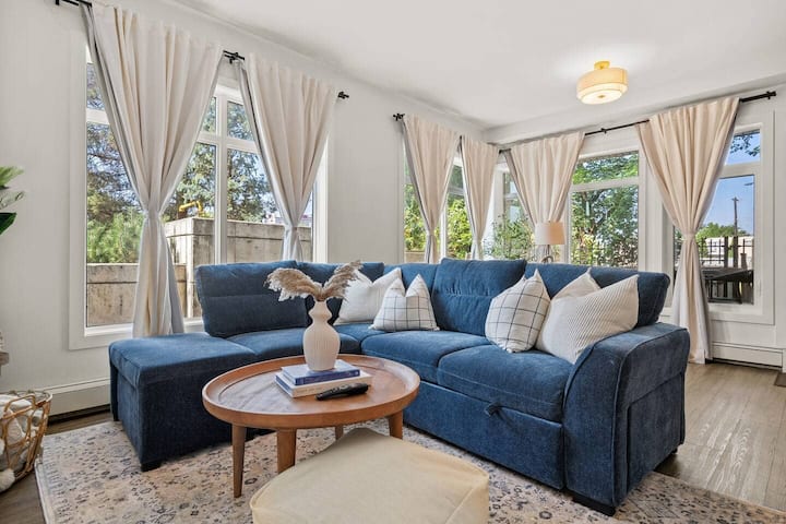 Coastal Cove | Walk To Whyte Ave + Uofa Hosp - Edmonton