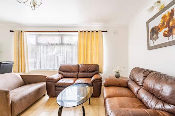 Quad Room With Private Bathroom Near Luton Airport - Luton