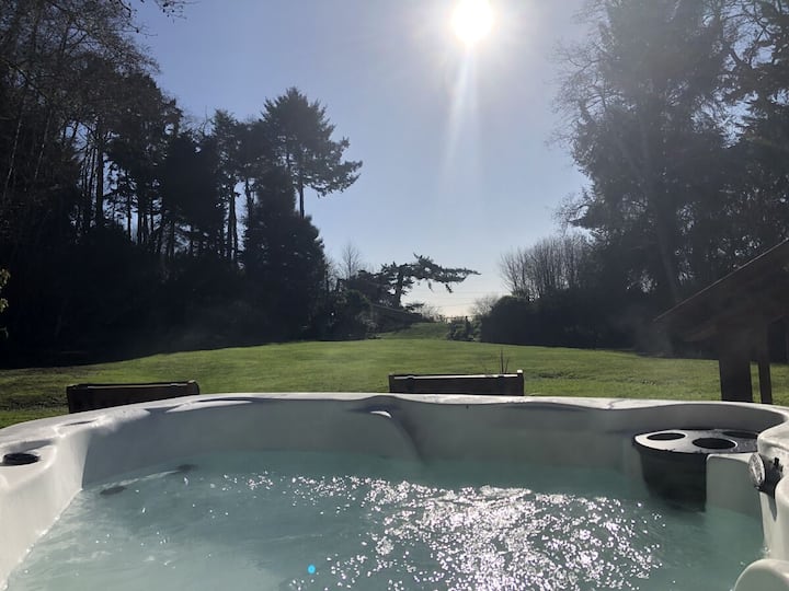 Idyllic Custom Built, Scotty Point Cabin - Trinidad, CA