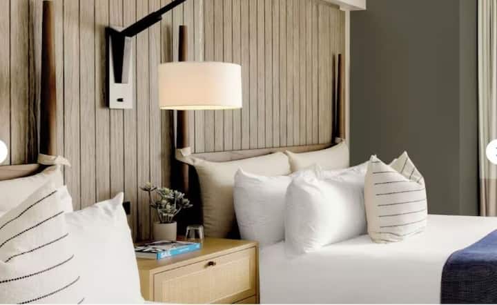 Waterfront Stay At Scenic Newport Resort, 2 Units - Newport, RI