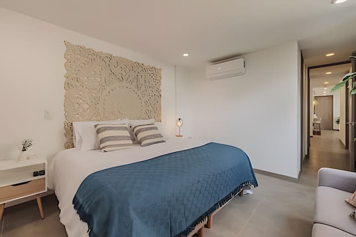 R1102_elegant 2br In Poblado/ac/pool/gym - Medellín