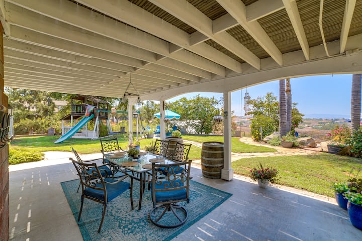 Pet-friendly Riverside Retreat W/ Private Spa! - 리버사이드