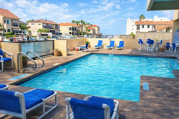 Channel Front With Pool " Hot Tub " Patio - South Padre Island, TX