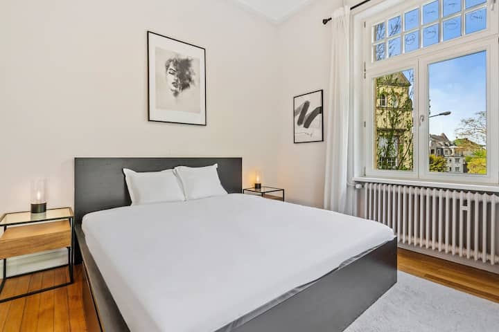 Private Room W/ King Bed & Near City Center - Luxembourg City