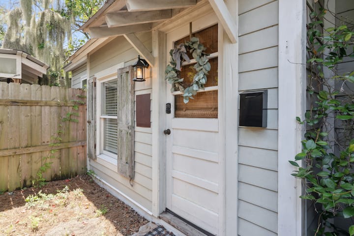 Downtown Tiny Farmhouse - Brunswick, GA