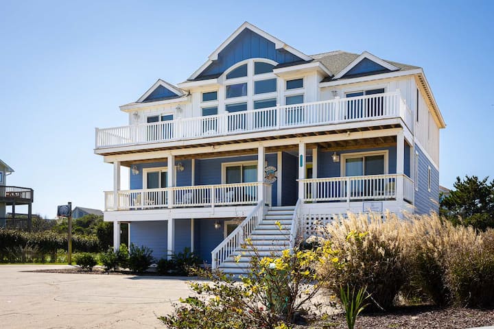 Gorgeous Semi-oceanfront Home In Whalehead - Corolla