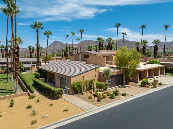Luxury Condo Retreat In Palm Desert - Palm Desert, CA