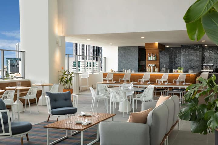 4 Vibrant Stays Near Miami Design District - Pool - Miami, FL