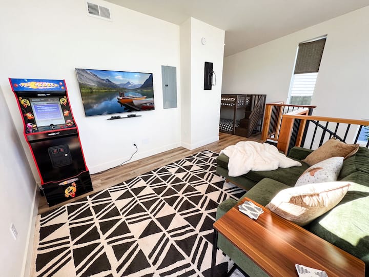 Bring Fido! Walk To Downtown | 2 Bed / 2 Bath - Whitefish, MT