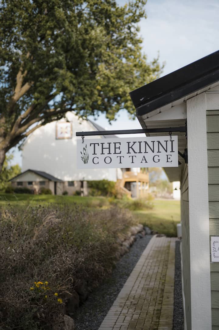 The Kinni Cottage - Entire Riverfront Cottage - Hammond, WI
