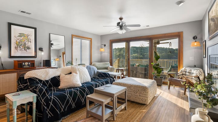 Boho Lake Escape- Hot Tub And Pool-by Amphitheater - Camdenton, MO
