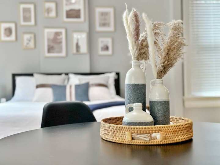 Boho Studio Loft Meets Luxury In Otr Cincinnati! - Ludlow, KY
