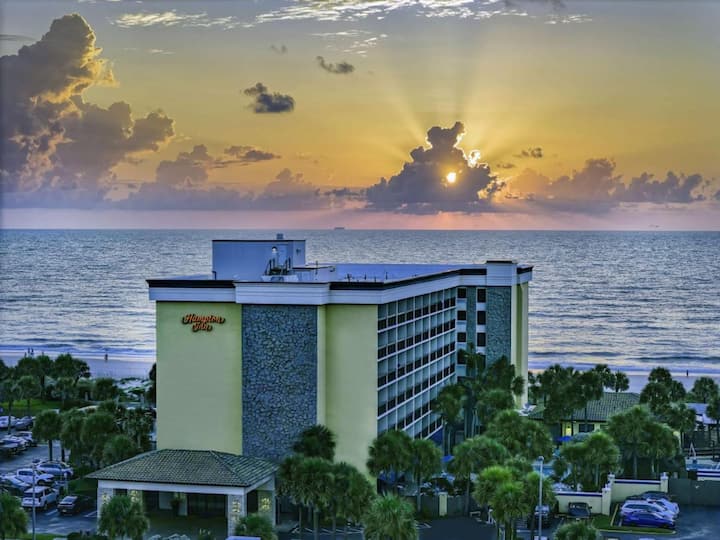 Beach Access | Waterfall Pool + Free Breakfast - Jacksonville Beach, FL