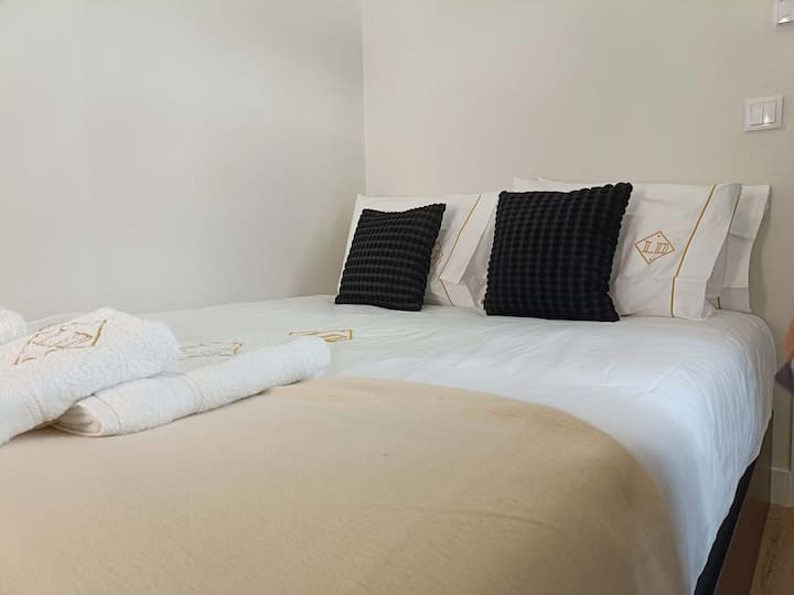 Gulbenkian 1br – Modern, Ac & Fast Wi-fi - Amadora