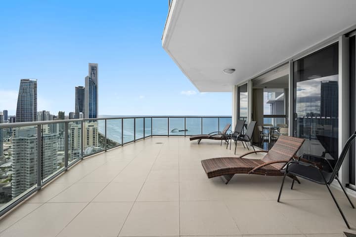 High Floor Expansive Ocean Views From Peninsula - Gold Coast