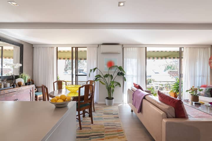 Vibrant Light-filled Surry Hills Apt W Ac &Parking - Surry Hills