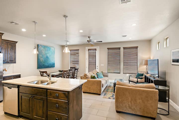 Zion's Den, 2 Community Pools And Hot Tub - Utah