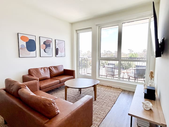 Trendy 2bd2ba Apt In Sta Monica! - Santa Monica, CA