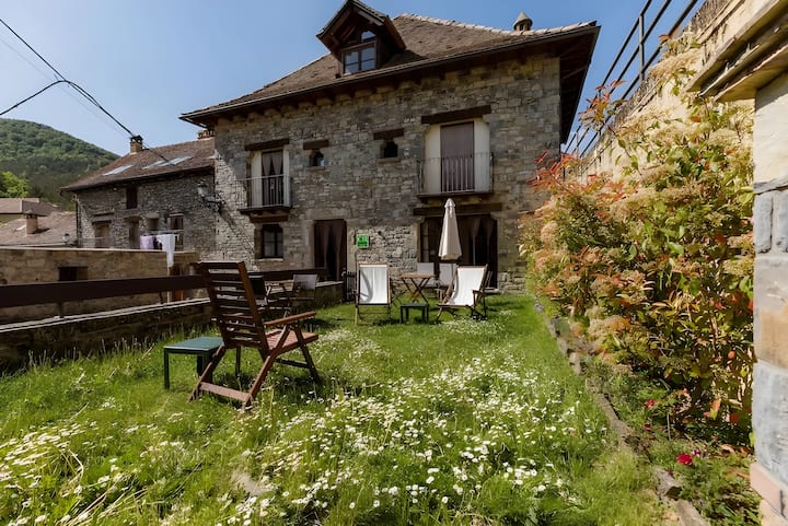 Casa Tadeguaz Charming Rural Accommodation - Ansó