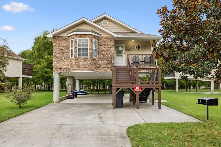 Wind Down Oasis - River, Hot Tub, And Outdoor Fun! - Pigeon Forge, TN