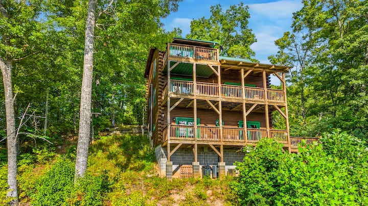 Mountain Views | Hot Tub, Game Room & Firepit Fun - Bryson City, NC