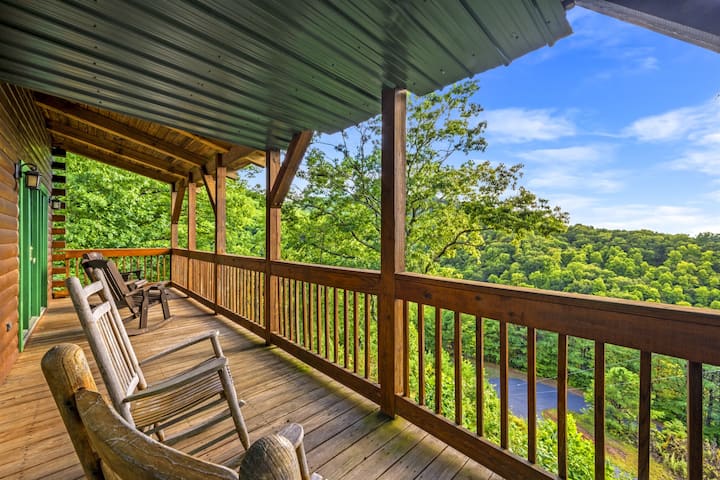 Mountain Views | Hot Tub, Game Room & Firepit Fun - Bryson City, NC