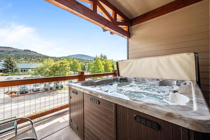 New Listing! River's Edge Condo - Private Hot Tub - Frisco, CO
