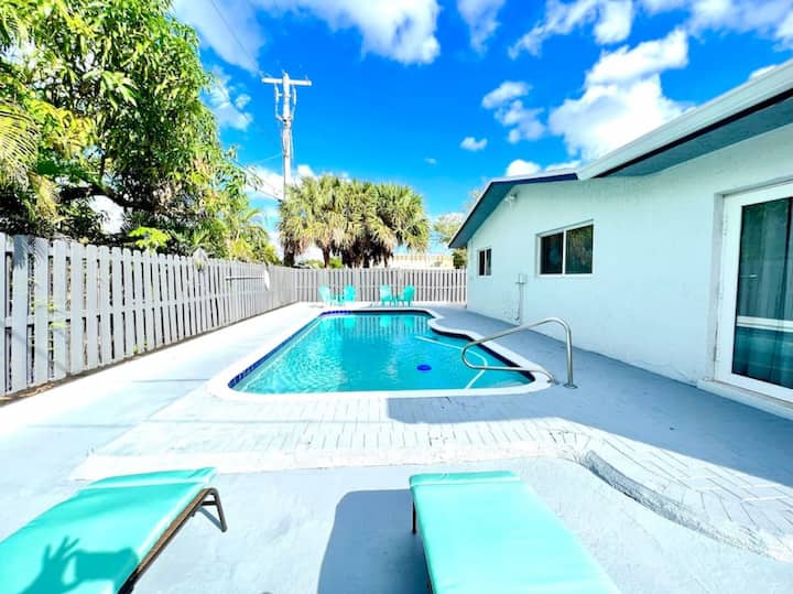Poolside Epic Fun | Ping Pong Near Beach & Airport - Fort Lauderdale