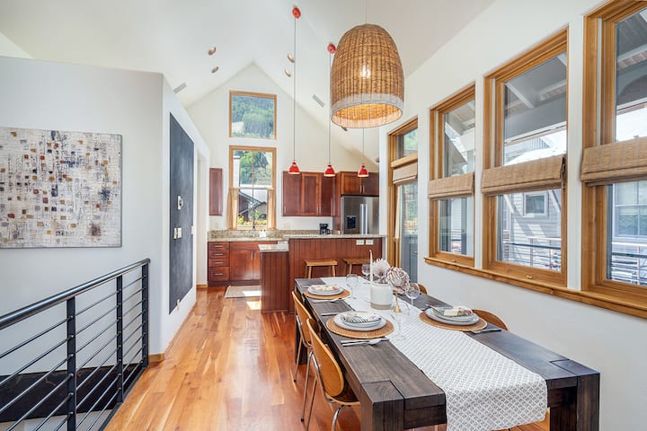 Stylish Ski Base, Walk To Lift 7 & River Trail - Telluride, CO