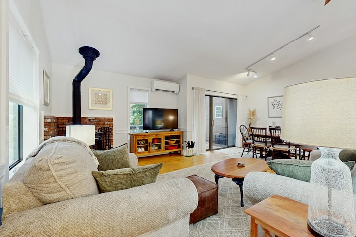 2br Beautiful Bright Condo With Deck, Wifi, Tv's - Woodstock, VT