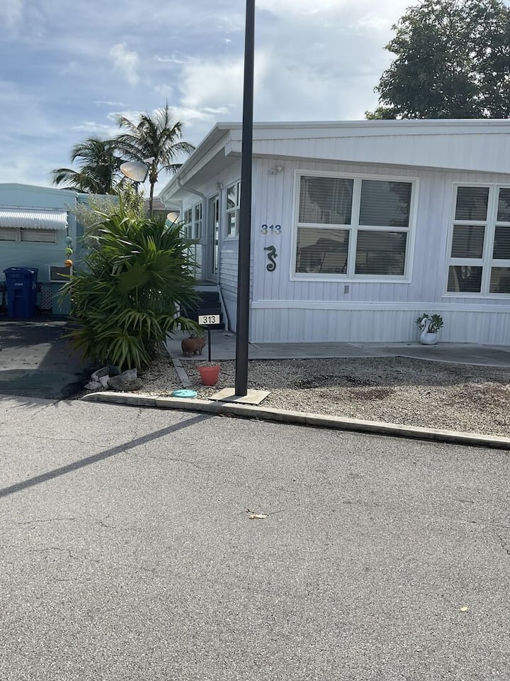 Bimini Breeze - Vo 313 - Long Beach, Big Pine Key