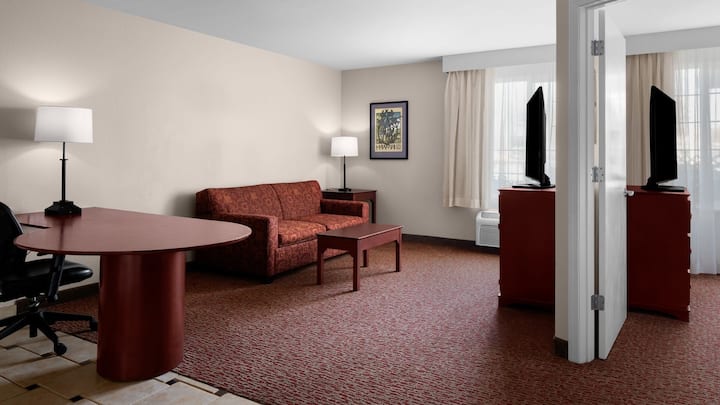 Peaceful Stay | 2 Spacious Rooms W/ Kitchen - Pleasanton, CA