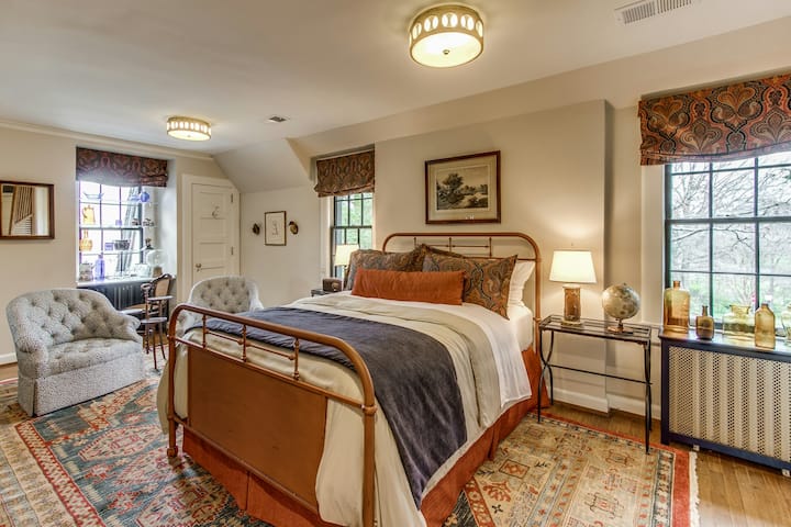 Historic Julian Price House - Staff Quarters Suite - Greensboro, NC