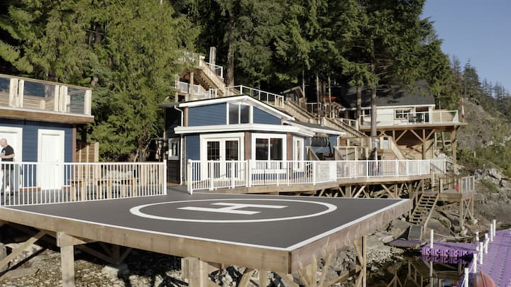 Ozarks Studio Cabin: Spacious Lakeside Cabin Retreat - Harrison Hot Springs