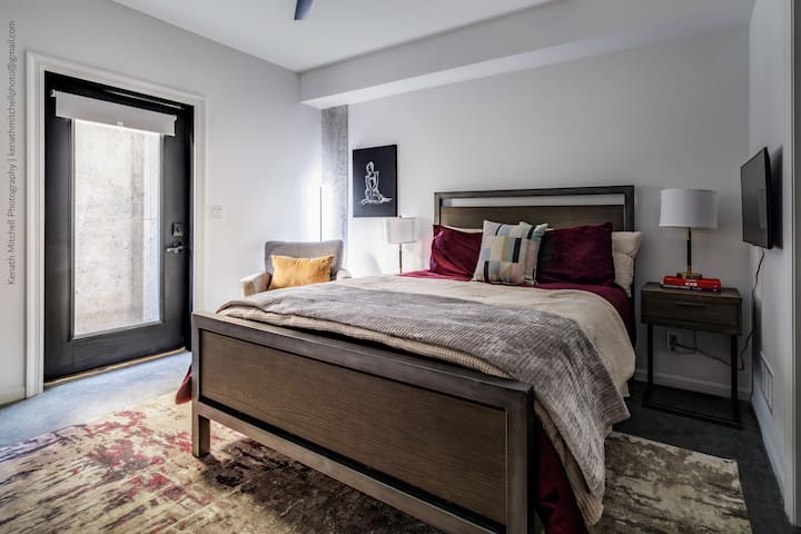 Urban Studio Retreat In Columbus Park – The Trave - Typhoon, Kansas City