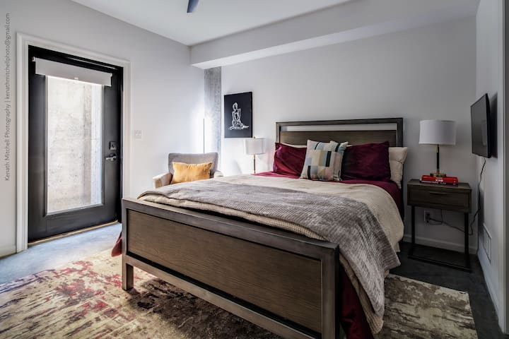 Urban Studio Retreat In Columbus Park – The Trave - Kansas City, MO