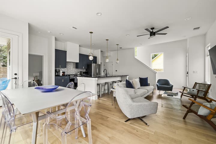 Gorgeous New Build ~Luxury Finishes~ Huge Balcony - Foothills Of Barton Creek, TX