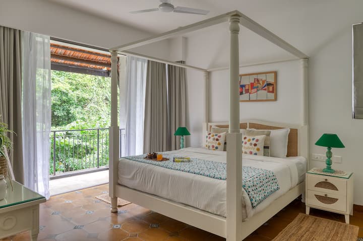 Radiant 1 Bhk Apartment, Candolim, North Goa - Goa