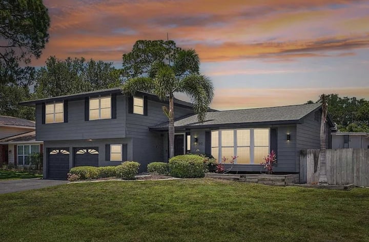 [Top Lux] 5br Pool Villa | W/ Sauna | Near Beach - Indian Rocks Beach, FL