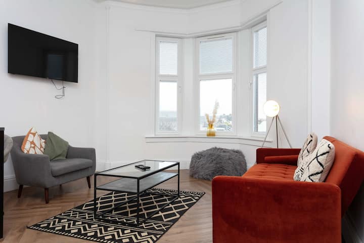 The Fairlie Suite No2 - Donnini Apartments - Ayr, UK