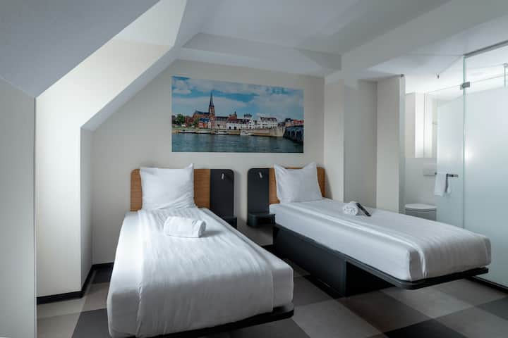 10-min Walk To Vrijthof Square Cafés - Maastricht