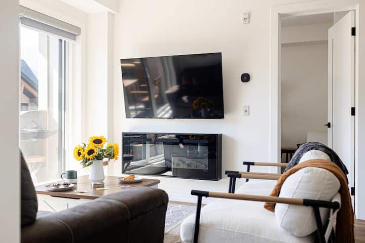 Golden Ridge - 2 Bedroom + Den - Canmore