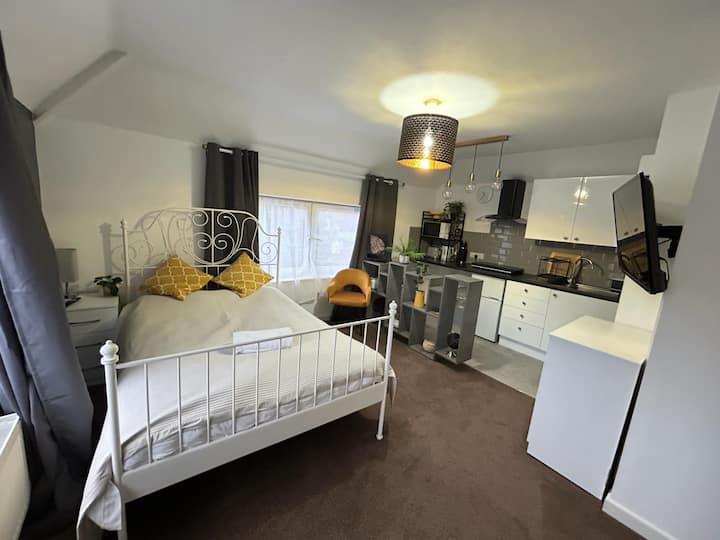 Preston Room Let 8 - Yeovil