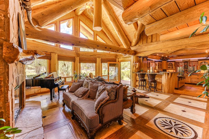 Scenic Payson Cabin! Fireplace + Wraparound Patio - Payson, AZ
